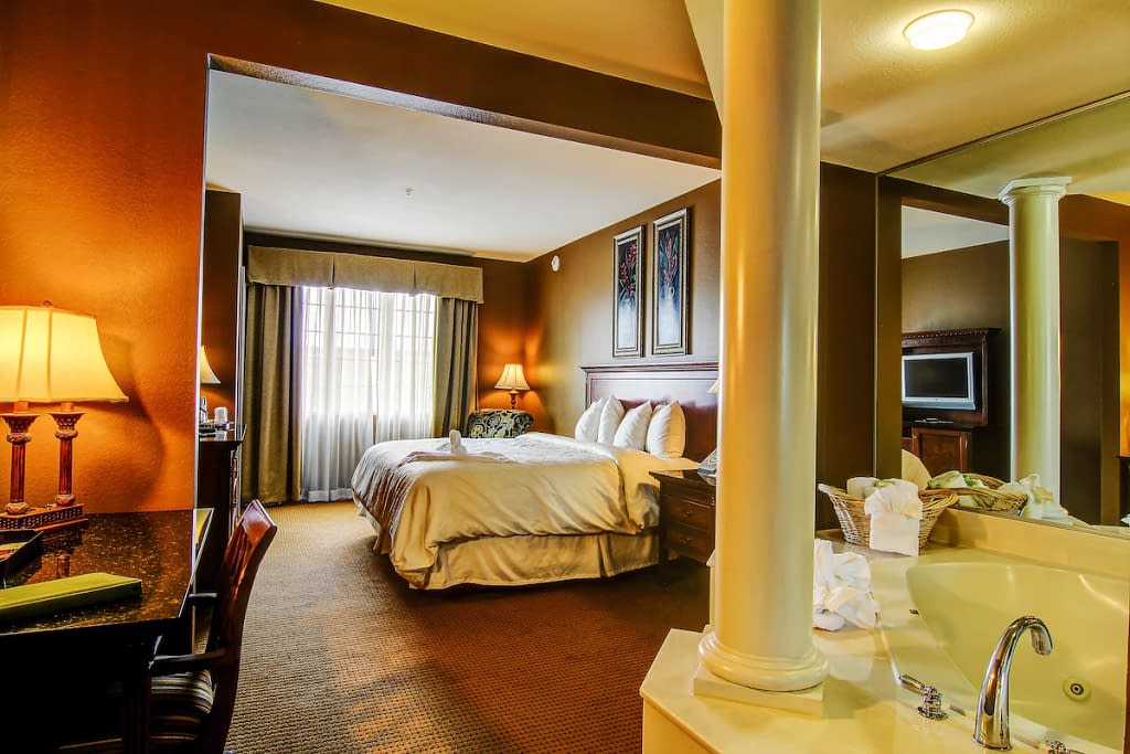 Romantic Nebraska Getaways ️ Hotels with Hot Tub in Room