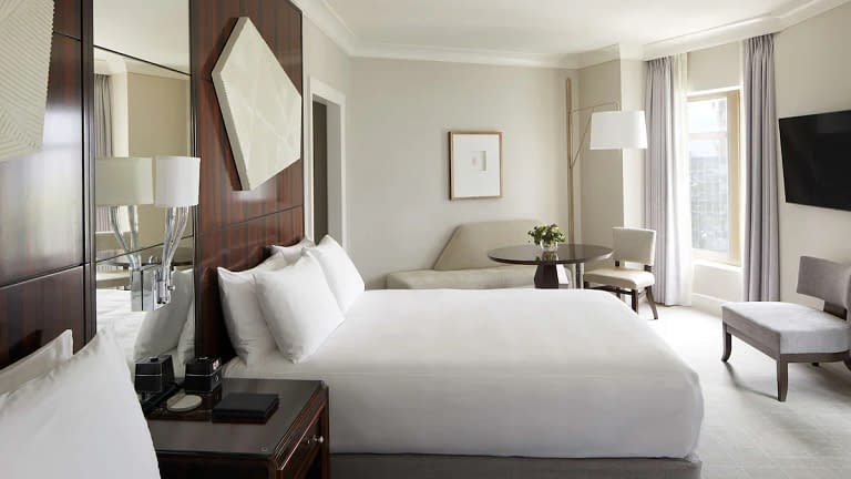 11 Romantic Atlanta Hotels with Private Jacuzzi in Room